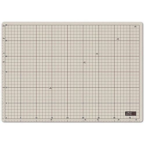 オルファ カッターマット A3 135BJANコード：4901165200167・ソフトな刃当たりで快適なカッティングを実現、カッターの刃の摩擦も軽減されます。・軟・硬・軟の塩ビのサンドイッチ構造で、両面とも使えます。・カラーは目にやさしく...