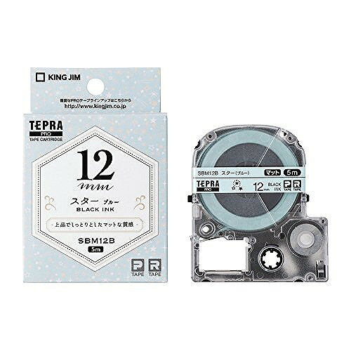 キング Pテープマットラベル模様スター SBM12BJANコード：4971660773985【長さ】5m巻【テープ幅】12mm【原産国】日本◆マットラベル（模様） スター（ブルー）/黒文字◆インテリアやラッピングにもなじむ、上品でしっとりし...