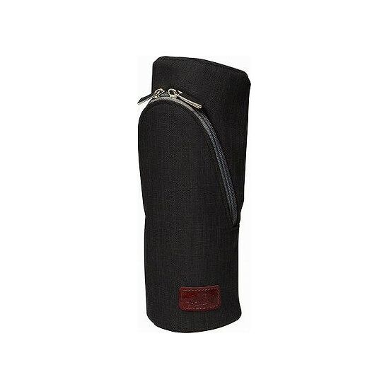 ソニック スマ・スタ カーム 立つペンケース ブラック FD-1607-D 1個JANコード：4970116046246開くと背面に内蔵された磁石により、スマートにスタンドします。 半円柱型のポーチをくるっと開くとマグネットでピタッと吸着、...