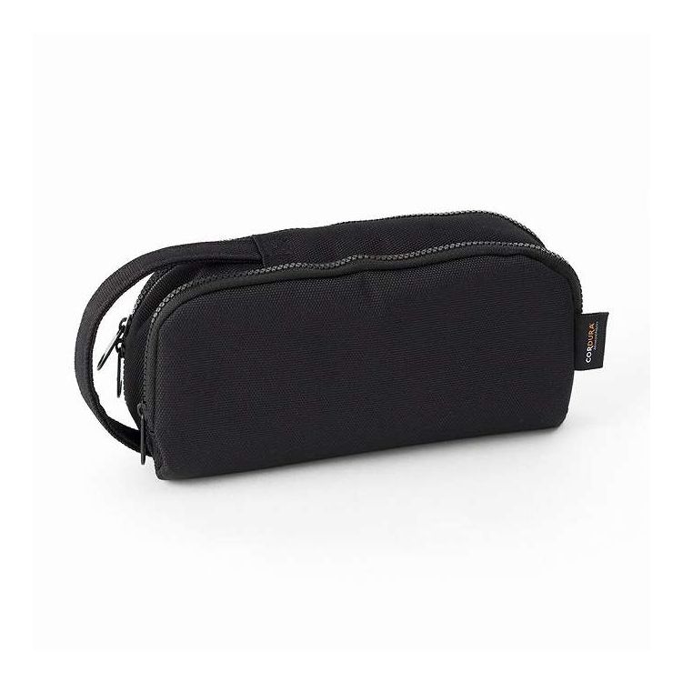 【商品詳細】耐久性、撥水性の高いCORDURA（コーデュラ）素材を採用した収納力抜群のポーチ。通常のポーチとしてもペントレイとしても2ウェイで使えます。商品仕様・性能・収容量：コーデュラ（ポリエステル）製規格サイズ：本体サイズ／H100×W...