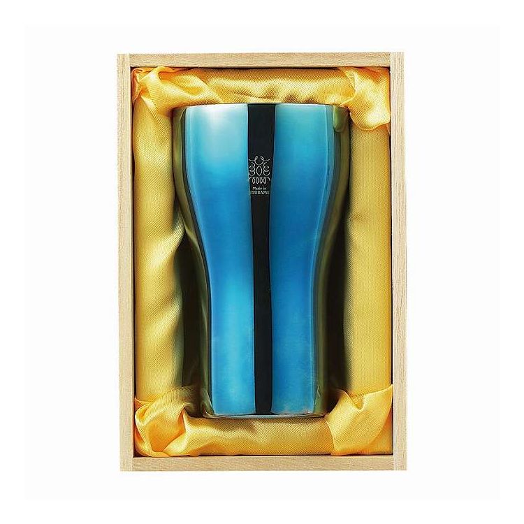 【商品詳細】日本古来より伝統的な銀いぶし仕上げの優美な酒器。職人技で徹底的に磨き込み、細部にまでこだわって作り上げました。優美に輝く碧がテーブルに高級感を演出。使い込むうちに独特の風合い・味わいが出てくるのも魅力の一つ。Made in TS...