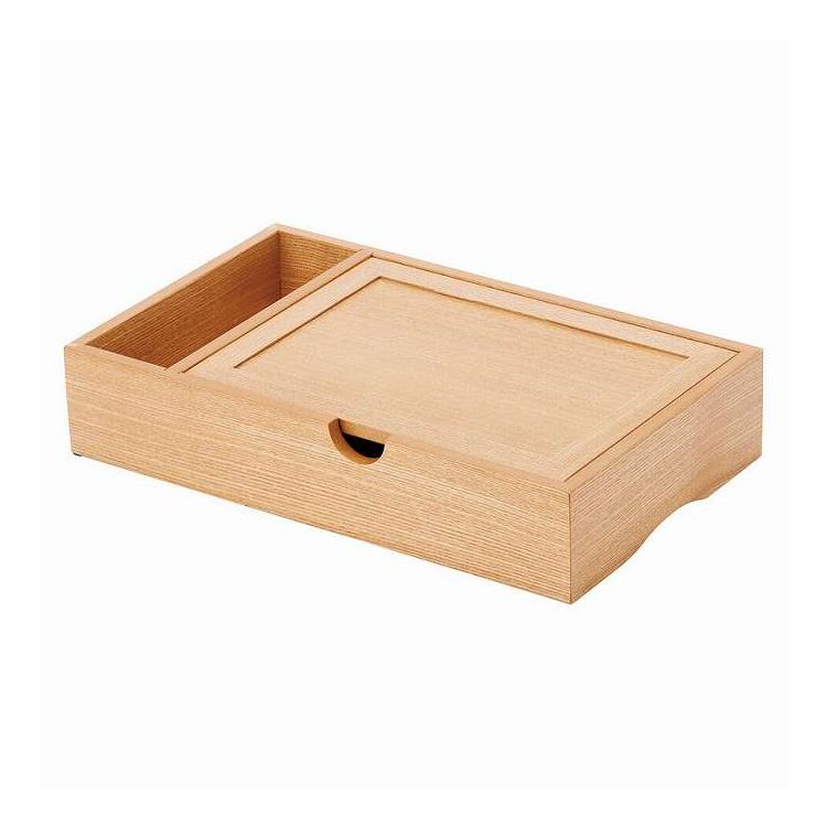 【商品詳細】職人によってひとつひとつ丁寧に作られた、シンプルながらも美しい木目が高級感のある佇まい。間仕切りがあり仕分けしやすく、蓋の裏は鏡なのでドレッサーとして使えます。内容:本体（約215×355×70mm）×1原産国:日本【代引きにつ...