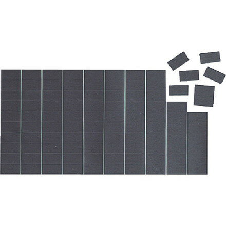 【商品スペック】特長●使いやすいサイズに切断してあるので、細かい物に貼りつける時に便利です。用途●ポスターや案内文の掲示などに使用仕様●吸着力：0.11N/平方cm(11gf/平方cm)仕様2材質／仕上●磁石:ストロンチウムフェライト●磁石...