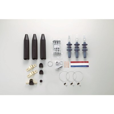 特長●UAS・UGSに使用可能です。(屋内用のみ)●端末本体内部にシリコーングリース（潤滑剤）を内蔵しているため、手や部材を汚すことなくスムーズな作業が行えます。●端末本体にシリコーンゴム素材を採用し、差込作業性を向上しています。●端末下部...