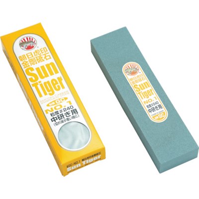 特長●最高級研磨材を使用し、焼成製法により制作しておりますので硬度にムラがなく、長期間品質の変化もありません。用途●打刃物・ステンレス刃物両用・大工道具用・園芸用・農業用刃物・台所用(菜切り包丁・出刃包丁)刃物の中研ぎ用。仕様●粒度(#)：...