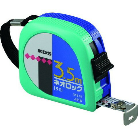 【商品詳細】●内法測定に便利な寸法入り角型ケースです。●手にフィットし滑りにくい形状を採用しています。●一般的な様々な測定。●テープ長さ(m)：3.5●テープ幅(mm)：19●水平保持(m)：1.8●0点補正移動爪：○●ショックアブソーバー...