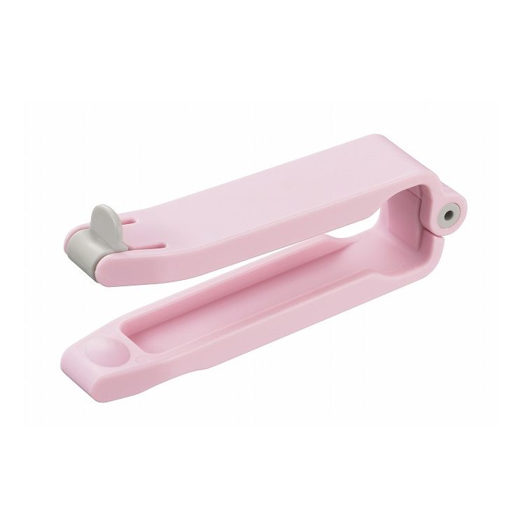 ●袋の開封はもちろん、野菜テープのカットもできるカッターです。●本体をたためば「袋カットモード」。●お菓子やレトルト、封筒のカットに。●本体を開けば「テープカットモード」。●アスパラガスなどをまとめている野菜テープや、プチトマトなどが入って...