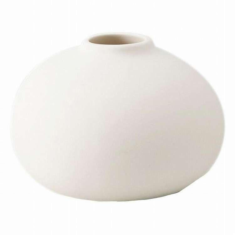 【商品説明】小ぶりなサイズのフラワーベースは、お花初心者にもおすすめ。お気に入りの草花を一、二輪挿すだけで、雰囲気良く飾ることができます。素材は、マットな質感の陶器。水アカなどが目立たないのも嬉しいポイントです。ニュアンスのあるカラーと愛ら...