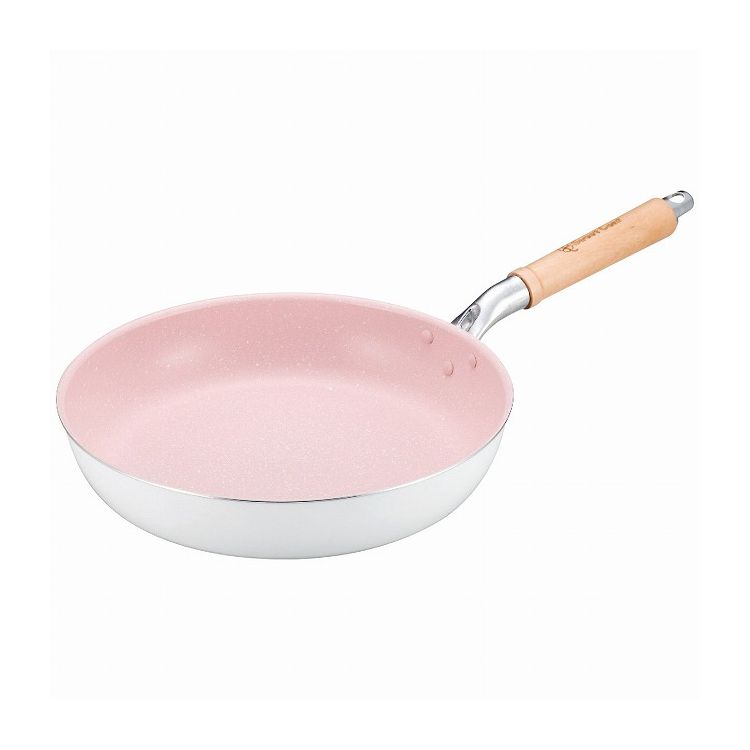 【商品特徴】こびりつきにくく、お手入れ簡単！とっても軽くて使いやすいです。木製ハンドルで高級感があり、軽量で使いやすいフライパンです。【製造者】apide【箱サイズ（cm）】48.5×30.3×10.5cm【現品サイズ・内容】直径28cmフ...