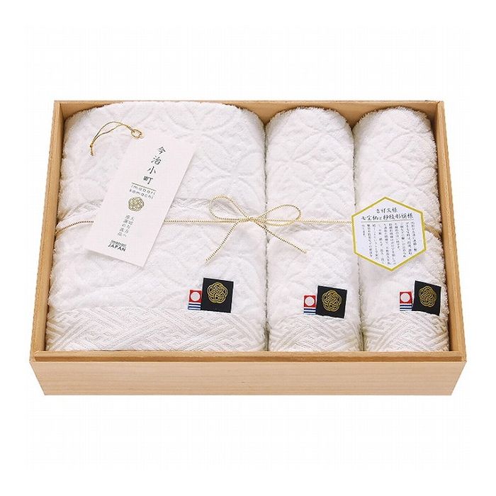 【商品詳細】平安時代の女流歌人、小野小町が美しかったことから美しい女性の呼び名として使われる小町。今治で評判の美しい娘をイメージし、伝統の織技術を駆使して一つ一つ織り上げていく。そんなシリーズが今治小町です。　お慶びの七宝柄を毛中のジャガー...