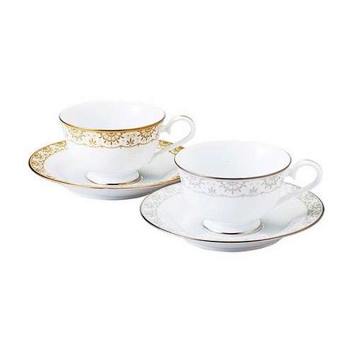 ゴールドとプラチナの落ち着いたデザインと上品なフォルム。メーカー品番:41377-33136内容物:カップ(約190ml)(約φ95×60mm)・ソーサー(約φ153×21mm)×各2素材:磁器生産国:日本パッケージ形態:化粧箱箱サイズ:約...