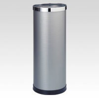 本体色(軸色):シルバーメタリック 外寸:径180×高450mm 重量:1.5kg 材質:本体=スチール製,サッシュ=PVC製 水受け皿付【送料について】北海道、沖縄、離島は送料を頂きます。