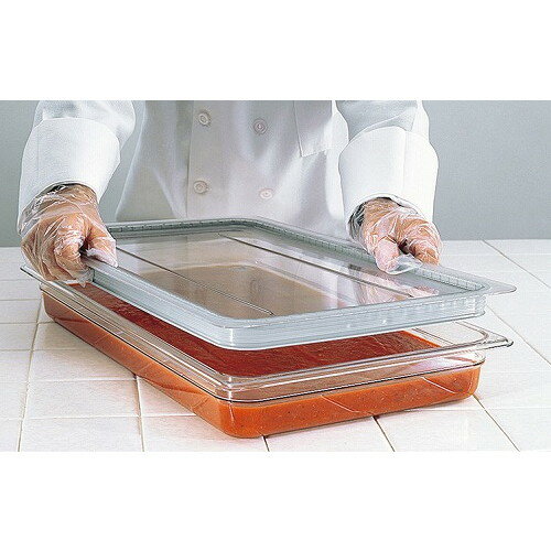 ■商品説明●キャンブロフードパンはガストロノーム(国際基準)規格(GN規格)を採用しています。●豊富なサイズバリエーションで保管・運搬・配膳など幅広く利用できるとともに、ホテルパン仕様の既設のコーナーで使用する事ができます。●ポリカーボネー...