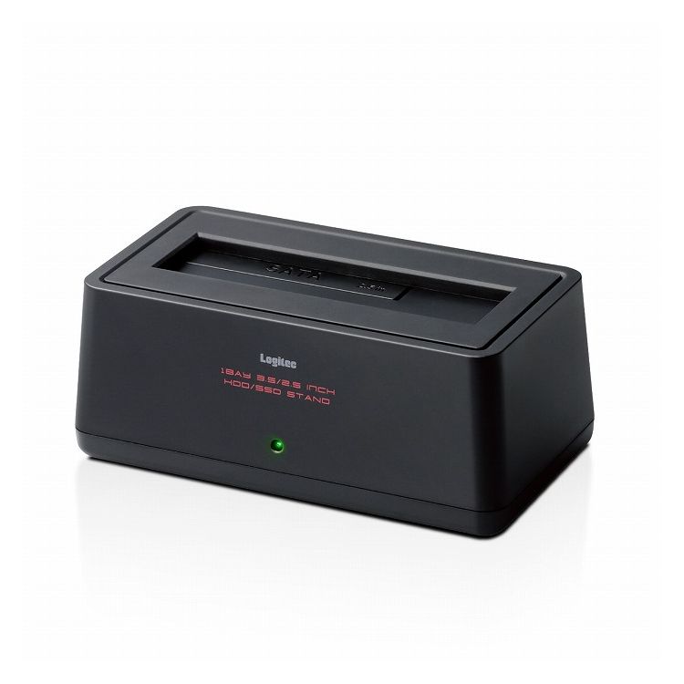 【商品詳細】本製品はHDD/SSDを挿すだけで簡単に組立できるシンプルで使いやすいHDD/SSDスタンドです。 2.5/3.5インチどちらのドライブも使用することが出来ます。 またホコリ侵入防止カバーを搭載しておりますので、接触不良の原因に...