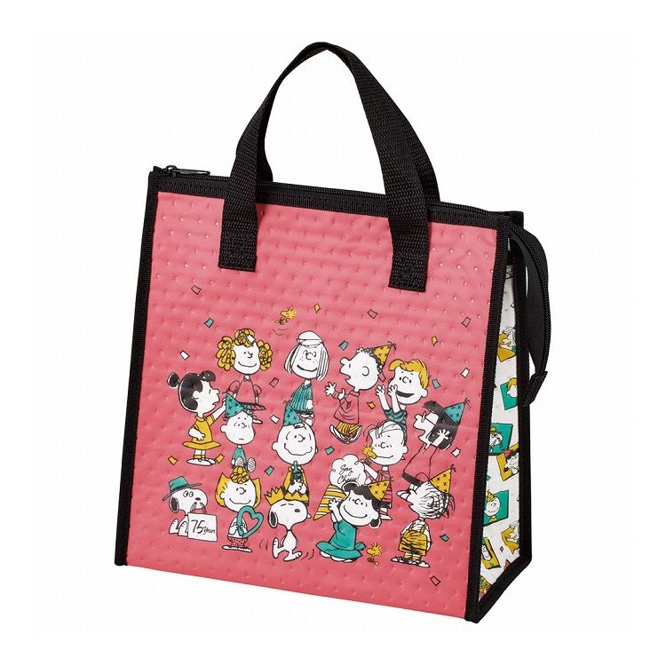 【商品詳細】お弁当箱とマイボトルが一緒に入る便利なサイズ♪マチ幅12cmの少し大きめのランチバッグです。ちょっとしたお出かけの普段使いとして、おサイフやスマホなどの小物を入れても便利！サブバッグとしても大活躍します。※密封タイプではありませ...