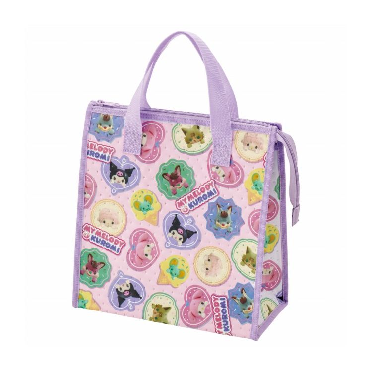 【商品詳細】お弁当箱とマイボトルが一緒に入る便利なサイズ♪マチ幅12cmの少し大きめのランチバッグです。ちょっとしたお出かけの普段使いとして、おサイフやスマホなどの小物を入れても便利！サブバッグとしても大活躍します。※密封タイプではありませ...