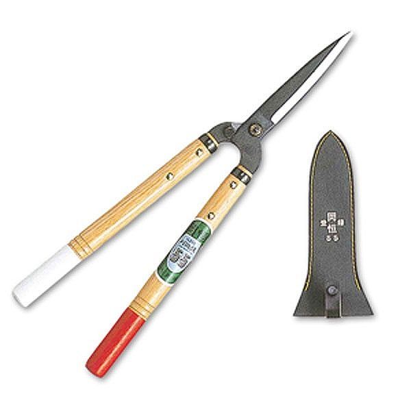 【商品詳細】伝統の紅白ハンドル 岡恒の刈込鋏のショートタイプ●重量：740g●刃渡り：145mm【送料について】北海道、沖縄、離島は送料を頂きます。