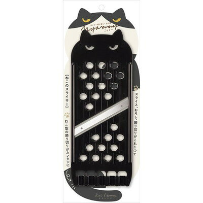 【商品説明】●おろしの穴はねこの顔型になっています。●下部の飾り切り部分もねこモチーフになっていて、ハム、ニンジンなどをねこ型のリボンにすることができます。●サイズ：230X90X11mm ●重量：75g ●材質：刃・ステンレス刃物鋼/本体...