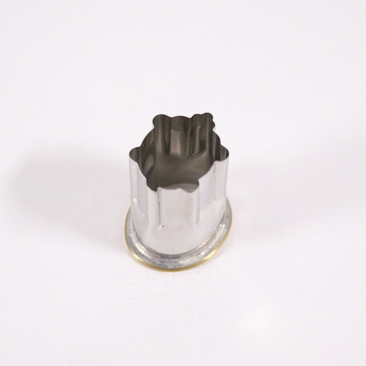 ●力を入れても手が痛くなりづらい。【商品情報】●たかもりの厚口野菜抜。●渕/真鍮巻き。●たかもりブランド。●力を入れても手が痛くなりづらい。●食材を吟味し、形を吟味する。●洗練された抜型はその機能を進化させ、料理の華を咲かせます。●代々培わ...