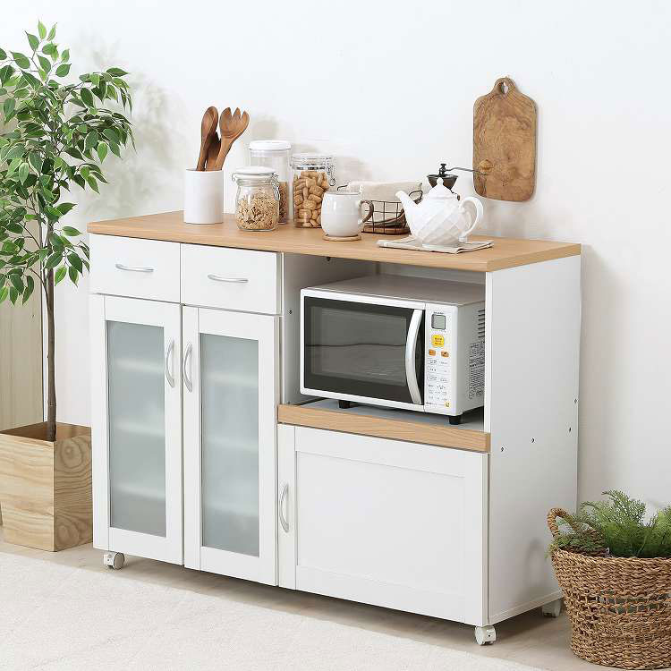 ■商品サイズ幅120×奥行41×高さ89cm■素材表面材(天板/前板):合成樹脂化粧繊維板(塩化ビニル)表面材(本体):プリント紙化粧繊維板■生産国中国■特徴快適な作業スペースを増やすキッチンカウンターホワイト×ナチュラルカラーで、どんなイ...