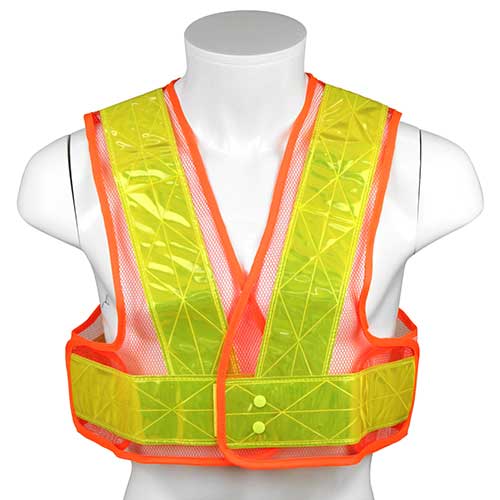 【用途】工事現場、建築現場、交通警備、パトロール、防災訓練時に着用。【機能・特徴】背の低い方や女性にもオススメな反射ベストです。ウエスト部分がマジックテープなので、サイズの調整と着脱が簡単に行えます。【仕様】●サイズ：着丈40cm・肩幅35...