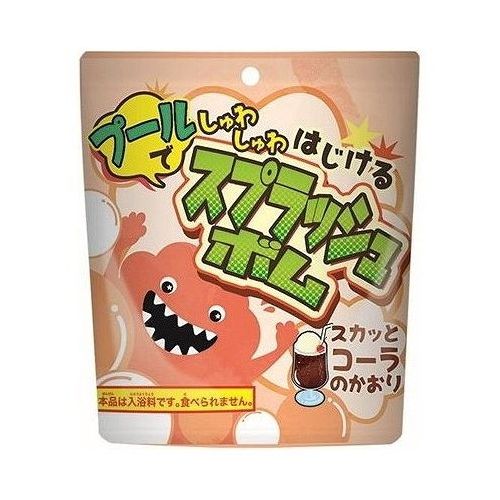 【商品詳細】家庭用プールで楽しめる発泡バスボム。プール遊びをもっと楽しく。お風呂でも使えます。コーラの水色。スカッとコーラの香り。成分:硫酸Na、炭酸水素Na、コハク酸、炭酸Na、PEG-150、PVP、シリカ、アスコルビン酸Na、ヒアルロ...