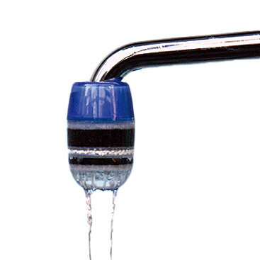 こちらは4902493200836単品が12個セットの商品ページです。以下、単品説明文【単品商品説明】水道水に混ざる鉄サビ、ゴミなどの不純物を7層のろ過材でカットします。ヤシ殻活性炭、トルマリン鉱石、亜硫酸カルシウムが、きれいでおいしい水を...