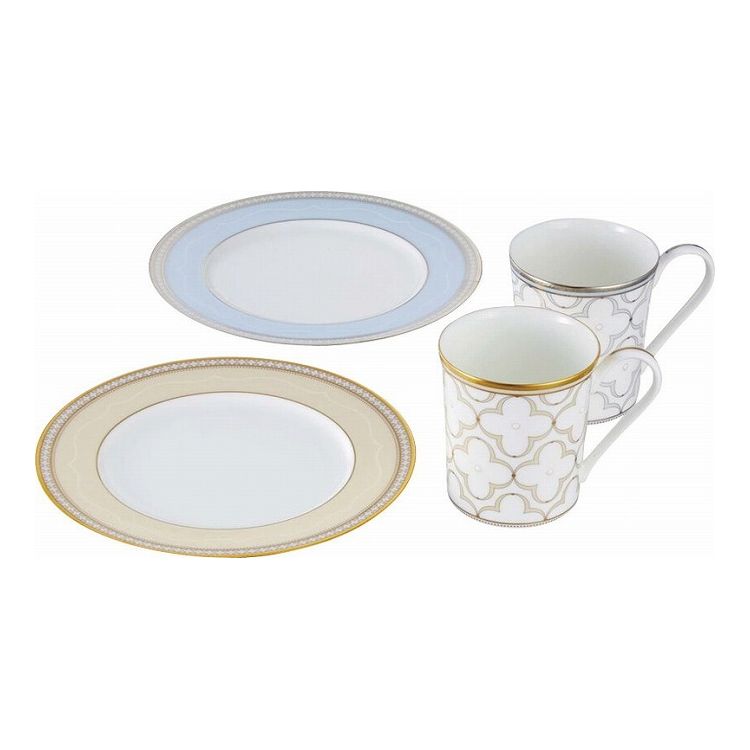 ノリタケ トレフォリオゴールド&プラチナ モ−ニングペアセット(色変り) 4945-57L/M9722【商品説明】トレフォリオは、様式化された四つ葉のクローバーを繰り返し配置したデザイン。金と白とクリーム、プラチナと白と水色の柔らかな色合い...