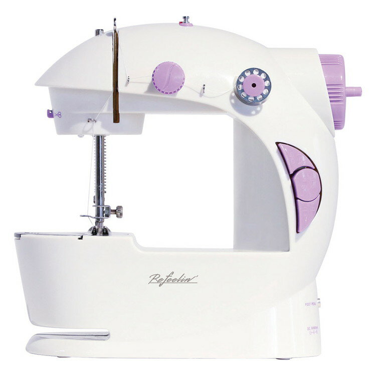 シンプルな機能で簡単に縫い物ができます。フットペダルで操作も簡単。軽量・コンパクトなので持ち運びも片付けも楽々。2段階速度切り替え、ライト付。コードの長さ約1.8m。消費電力5W。本体（19.5×12.5×21cm）・ACアダプター・フット...