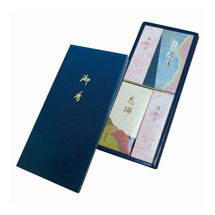 百貨店・仏壇店で人気の「花琳」シリーズの2種類のお線香と、ダルマローソクをセットした進物用線香です。花琳・・・現代的でやさしい白檀の香り。渡月・・・気品あふれる沈丁花の香り。ダルマローソク（20本入）【セット内容】セット内容/ダルマローソク...