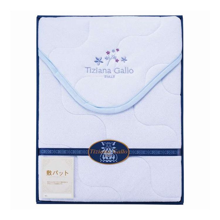 イタリアのブランド「TizianaGallo」がお届けする寝装品ギフト。イタリアらしいシックでありながらどこか親しみを感じられるワンランク上のセンスを感じさせるデザインです。肌に当たるパイル部分が綿100%の敷パットです。吸水性に優れ、いつ...