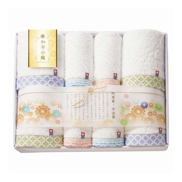 可愛らしい小紋柄がアクセントのふんわりタオル。日本の伝統・小紋柄とラメのラインでさりげなく彩られたシンプルなタオル。一見、白無地に見える面にも模様が施されており、和の美しさを伝えます。どんな場にも馴染むので使いやすいタオルです。日本製【セッ...