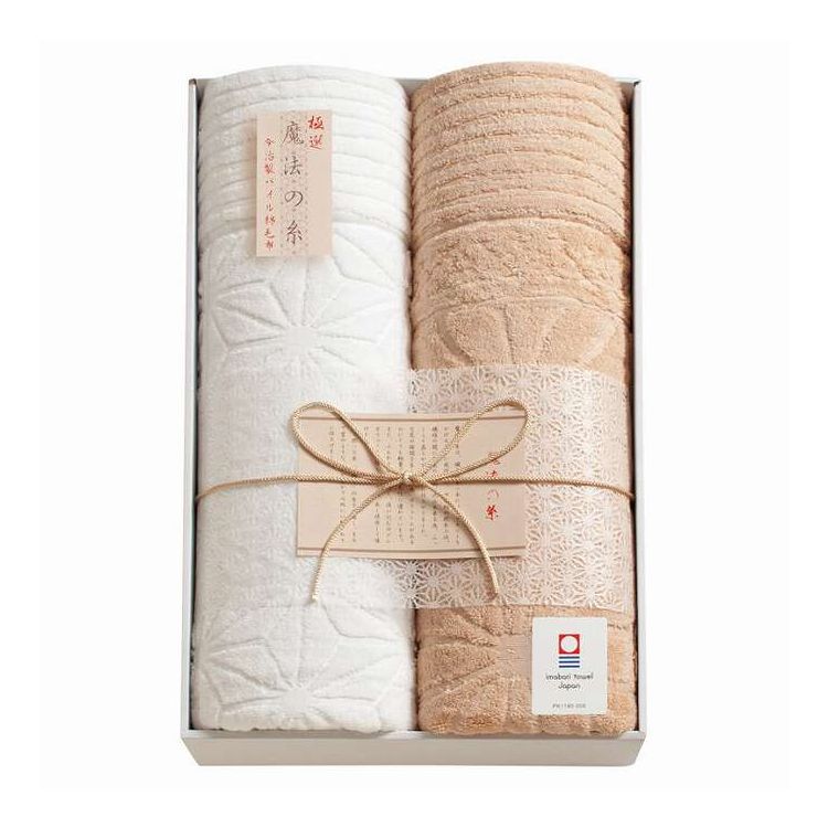 今治の良質な水が生んだ、繊細で柔らかなパイル綿毛布。日本製今治マーク（第2012-551号）【セット内容】-サイズ：140×190cm重量/容量：2.6kg箱サイズ：56×36×12cm材質：綿100%【代引きについて】こちらの商品は、代引...