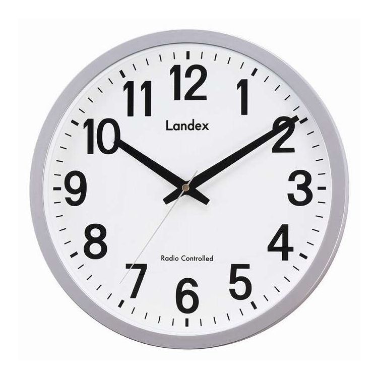 電波受信OFF機能が付いた電波掛時計。視認性が高く文字盤が見やすいのが特徴です。★単3乾電池1本使用（別売）【セット内容】-サイズ：φ31×4.5cm重量/容量：0.8kg箱サイズ：5.3×32×32.2cm材質：PS樹脂【代引きについて】...