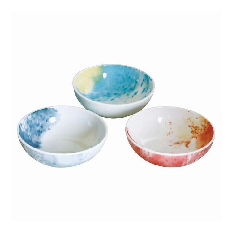 食卓に、ひとさじの宇宙を。食洗機使用可。偶然と必然が重なって生まれたマーブルパターン。cosmosは一皿に小宇宙が広がるような幻想的なデザインの器です。白がベースにあることで食卓を明るくし、料理も映えるようなシンプルな色デザインのシリーズで...