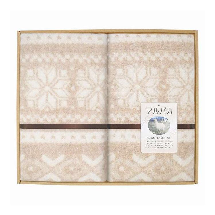 上質なアルパカ素材を使用し、毛布発祥の地である大阪泉州・泉大津で、丁寧に織り上げました。長年の経験と知恵により培われた毛布作りの匠の技が生かされた逸品です。日本製【セット内容】-サイズ：140×200cm重量/容量：3.6kg箱サイズ：33...