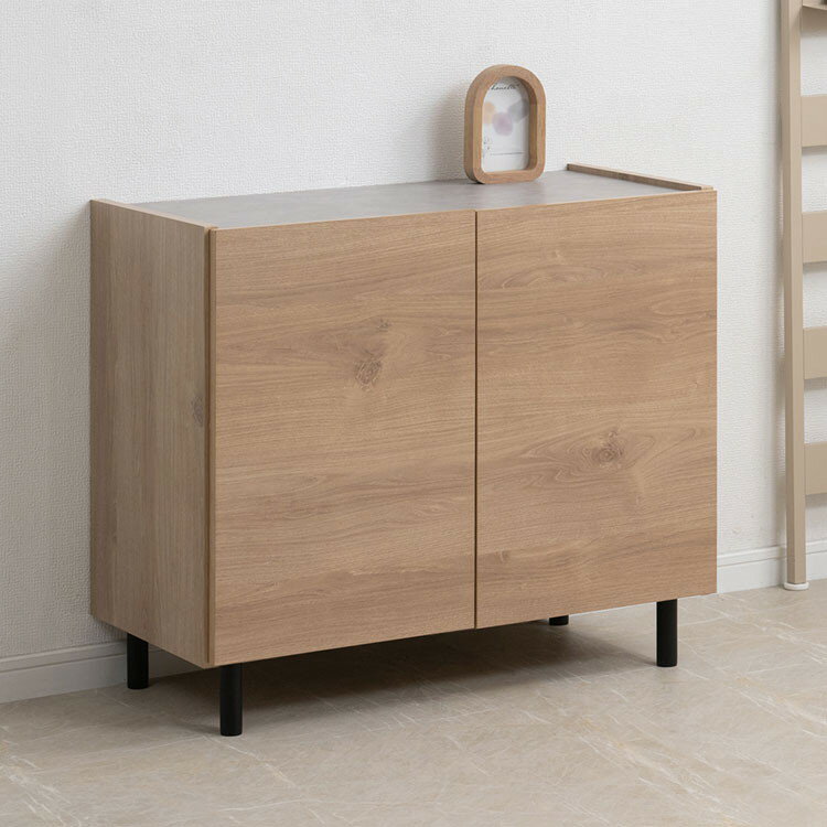 ブルックリン・西海岸ヴィンテージ・北欧・モダン4つのテイストから選べるキャビネットシリーズ。扉内は、収納物に合わせて高さを変えることができる可動式棚板が幅80cmには2枚、幅118cmには大小各2枚付いています。書類や趣味の物はもちろん、ル...