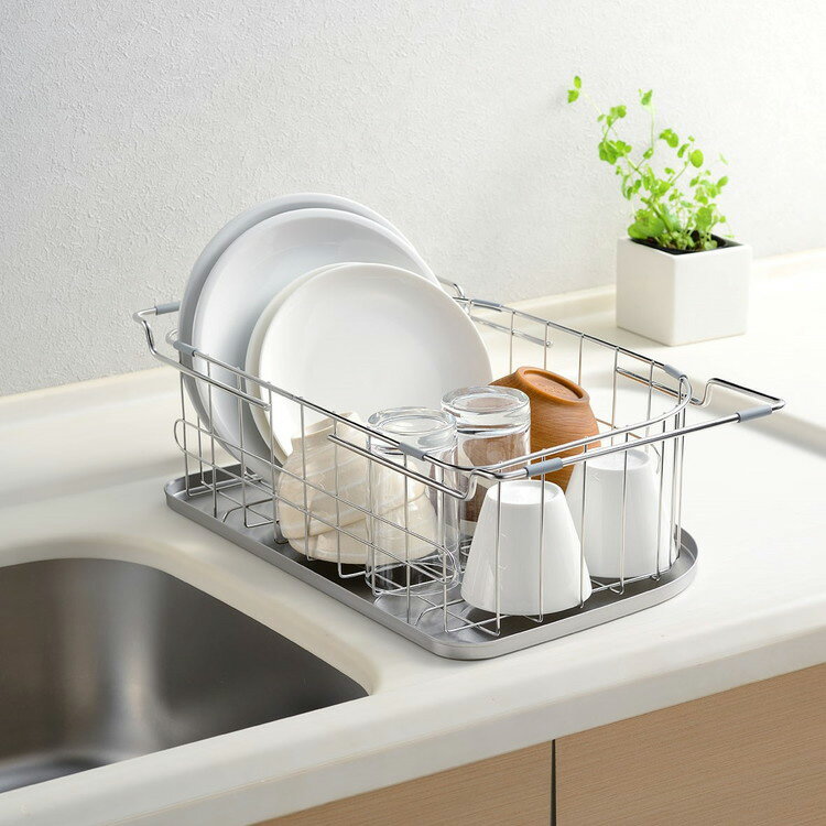 【商品サイズ】幅25.5×奥行45.2×高さ13.3cm　（すべり止めゴム部含む）、トレーサイズ : 約幅25.5×奥行39.2cm【生産国】日本【材質】本体：ステンレス鋼（クロム18%、ニッケル8%）、トレー：ステンレス鋼（クロム18%）...