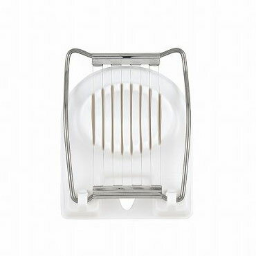 形を崩さず、きれいな輪切りができるたまご切り。均等に圧力をかけることができるので、白身と黄身のはく離がなく見た目もきれいです。使って安心の日本製サイズ(約)幅11.5×奥行9.5×高さ4.2cm材質:金属部/ステンレススチール　樹脂部/ポリ...