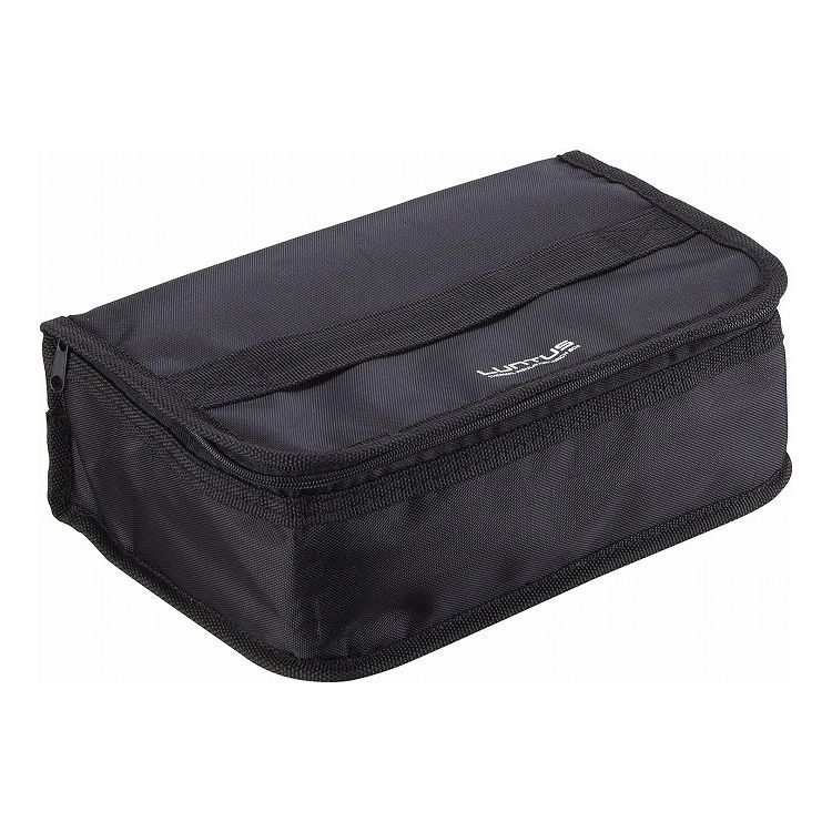 アルミ蒸着フィルムと保冷剤で、お弁当を暑さから守るランチバッグ。1段用タイプ。高吸水性ポリマーの保冷剤が2個付属。アルミ蒸着フィルム素材と保冷剤がしっかり保冷。口がしっかり閉まるファスナータイプ。手提げベルト付き。約600ml〜950mlの...