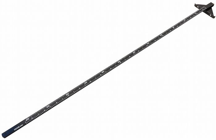【商品詳細】丸ノコ使用時のガイド定規。サイズ：600目盛（共用）：600mm・2尺全長：700mm頭幅：80mm重量：220g型：普通【送料について】北海道、沖縄、離島は送料を頂きます。
