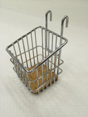 【商品詳細】●メタルラック専用のバスケットです。●間口(mm):75●奥行(mm):75●高さ(mm):130●スチール●表面処理:クロムメッキ仕上げ【送料について】北海道、沖縄、離島は送料を頂きます。