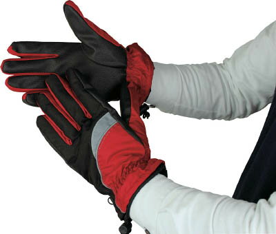 【商品詳細】●濡れても中まで浸透しない防寒防水手袋です。●暖かく肌触りの良いインナーフリースです。●薄くても暖かく、作業性の良い手袋です。●手の甲に反射材付のリフレクタータイプです。●一般作業全般に。●色:レッド×ブラック●サイズ:M●全長...