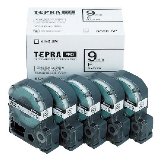 【商品詳細】●環境に優しいエコパックです。包装材を減らし、廃棄物を削減しました。●5個入りパック●テープのまとめ買いに。●テープ幅(mm)：9●テープ色：白●テープ長さ(m)：8●文字色：黒●文字色：黒●5個入り●エコマーク認定品●黒文字●...