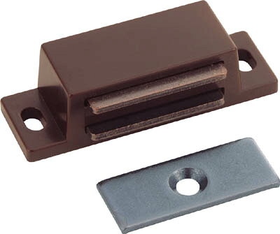 【商品詳細】●シンプル構造で汎用性の高いマグネットキャッチです。●色:茶●全長(mm):50●吸着力(N):35●受板用推奨サラねじ:2.7mm●本体取付穴寸法:3.5×6.2mm長穴●本体:ABS樹脂●受け金具:スチール●受け金具【送料に...