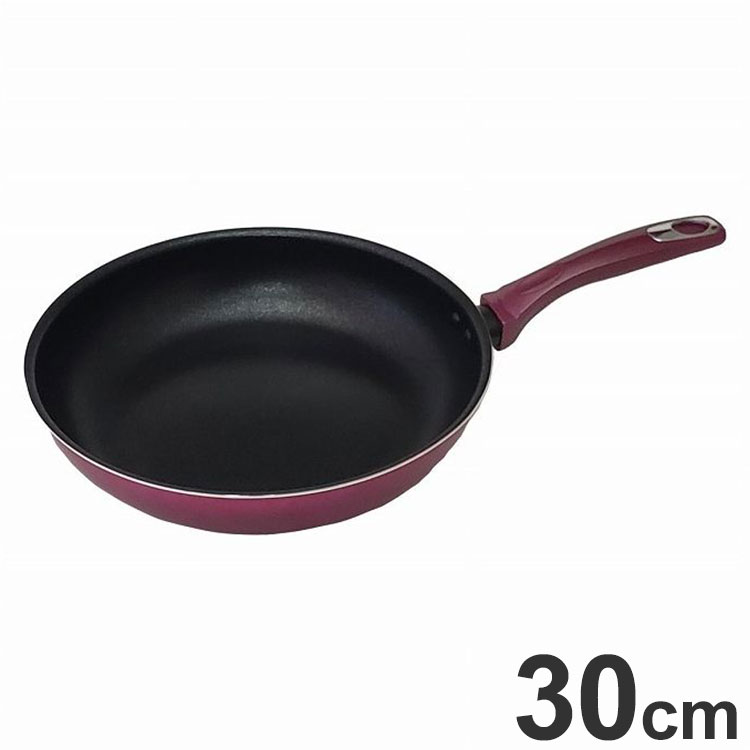 【商品説明】 大人数のご家庭での料理作りにピッタリな30cmのフライパンです。 内面はダイヤモンドコートで耐久性とこびりつきにくさに優れています。 金属ヘラの使用が可能です。 軽量で汚れも落としやすいので、お手入れがしやすくなっています。 ...
