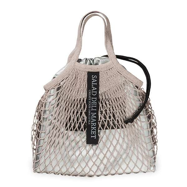 【商品説明】お弁当やエコバッグとしても使えるランチバッグ 保冷バッグを外して編みバッグだけでも使える 保冷バッグだけでも使える お弁当を入れたり普段のお買い物にも使える 開閉がしやすい巾着タイプの保冷バッグ【商品情報】■サイズ約 横26×縦...