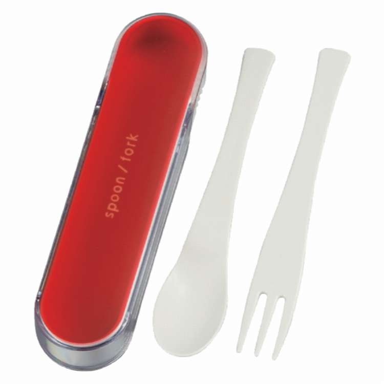 【商品説明】シンプルカラーで可愛いコンビセットです。スプーンとフォークの長さは約15cmで、食洗機対応しています。同じシリーズでランチタイムをもっと楽しくなります。【商品情報】■サイズ約 幅15.5×奥行4×高さ2（cm）　スプーン：長さ約...