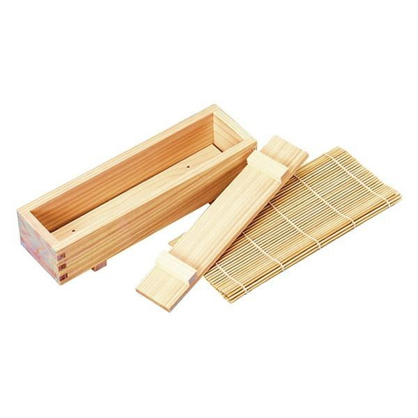 【商品説明】初心者でも、具がはみ出したり片寄ることなく巻き寿司が上手に作れるセットです。お弁当作りからお祝いのホームパーティー、恵方まき作りにと大活躍です。使いやすく、美しい形状に仕上げられています。※天然素材を使用した製品の為、色・木目等...