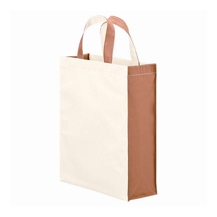 【商品詳細】A4サイズの資料もすっぽり入る。サイドのカラーがアクセントに。持ち手約27cm。内容:本体（約320×250×100mm）×1原産国:カンボジア【代引きについて】こちらの商品は、代引きでの出荷は受け付けておりません。【送料につい...